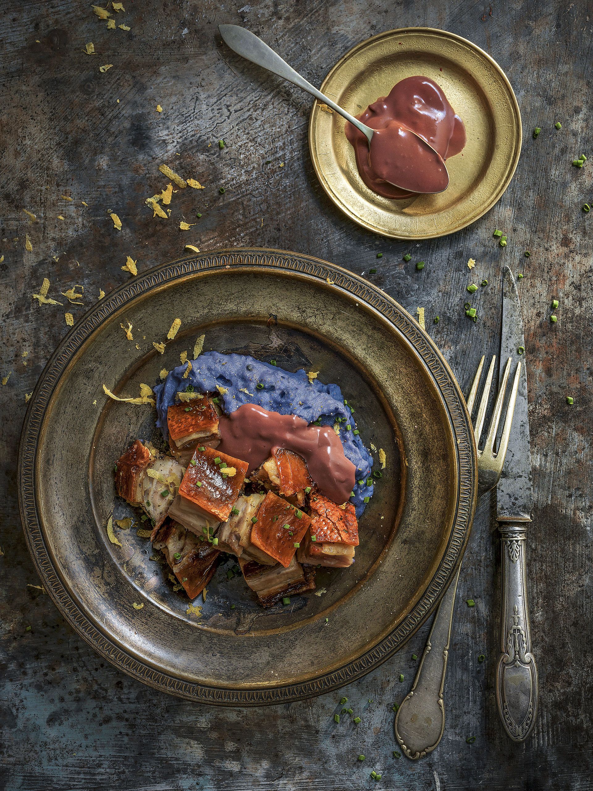Daus de porchetta amb puré de patata violeta i salsa Marsala
