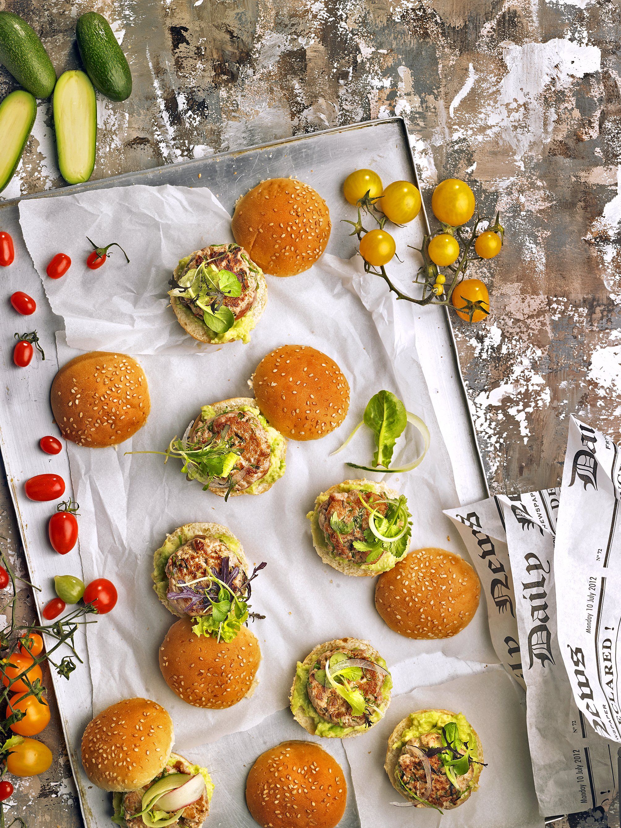 Mini hamburguesas picantes de atún